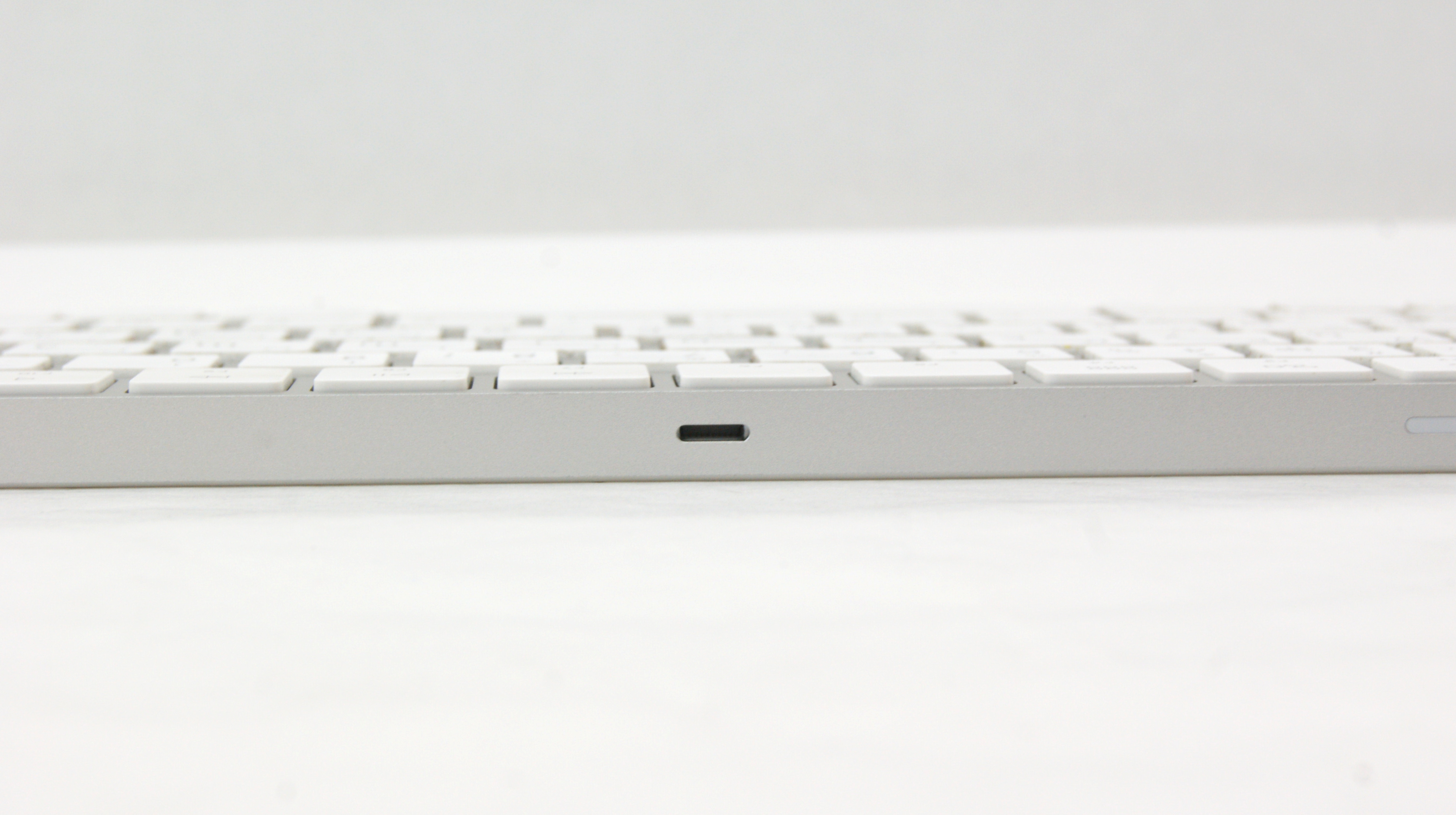 Apple Magic Keyboard 2 (A1644) Clavier Sans fil AZERTY FR